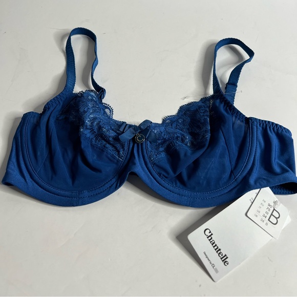 Chantelle | Intimates & Sleepwear | Nwt Chantelle Underwire Lace Bra ...